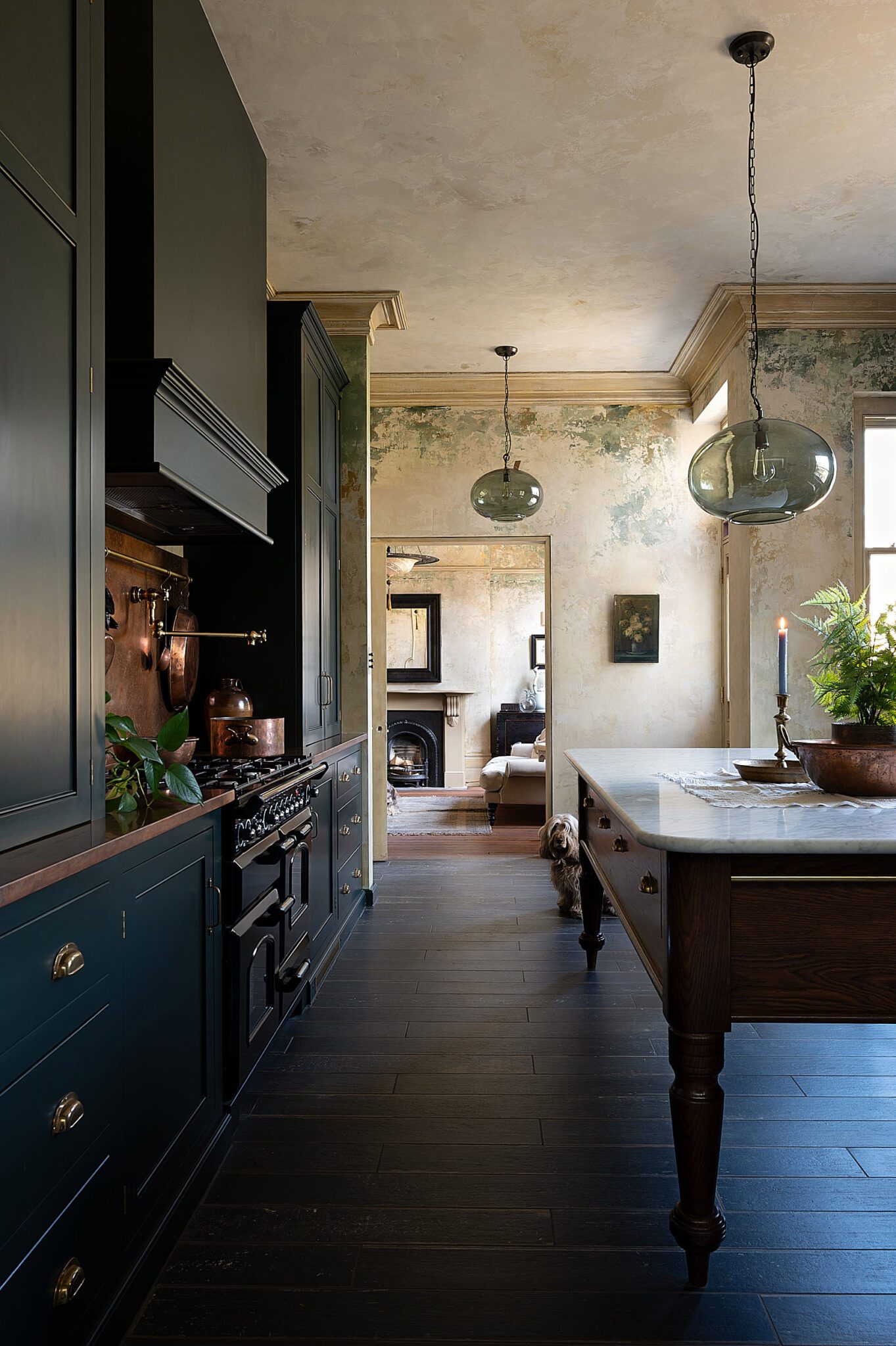 A Classic English Kitchen in London by deVol Kitchens - Life Out of Bounds